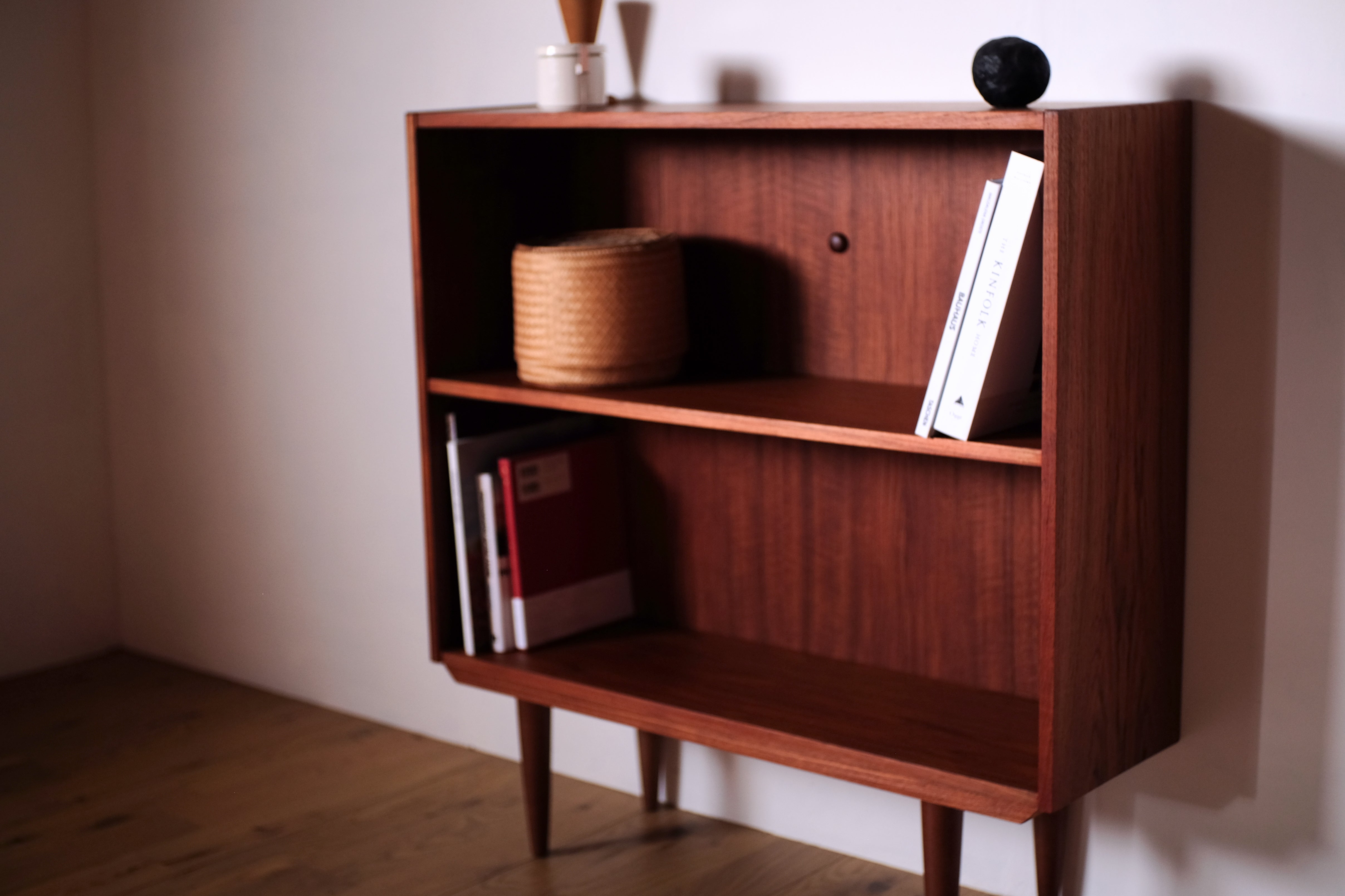 Shelf – Heima