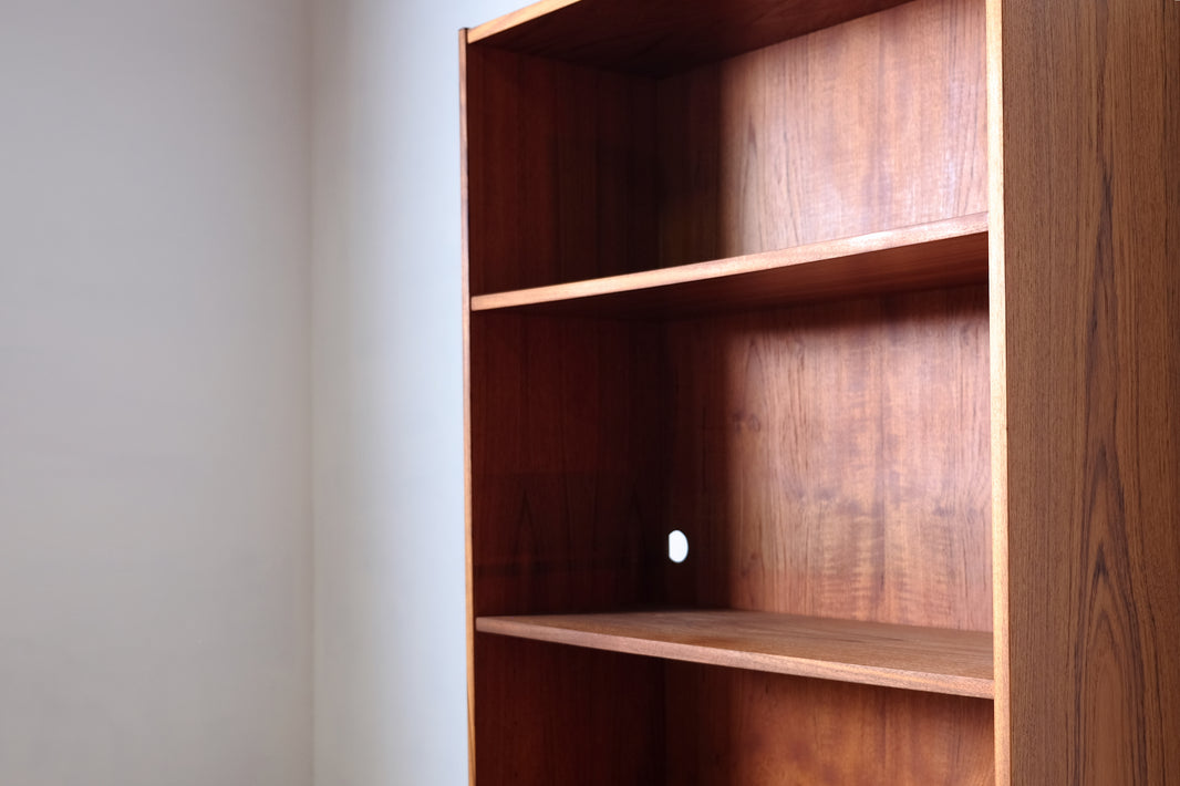 Shelf – Heima